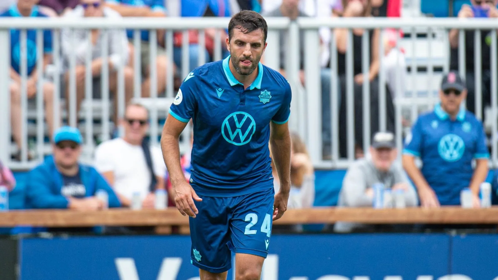 Wanderers re-sign fullback Alex De Carolis for 2020 season